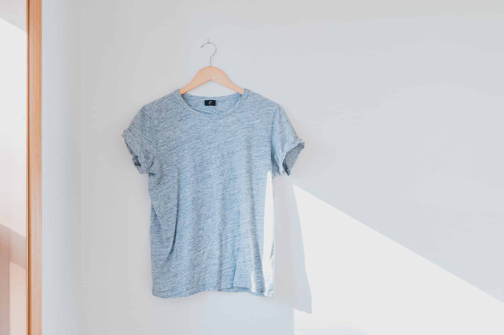 10 Tips To Simplify Your Wardrobe / Minimalist Wardrobe Tips