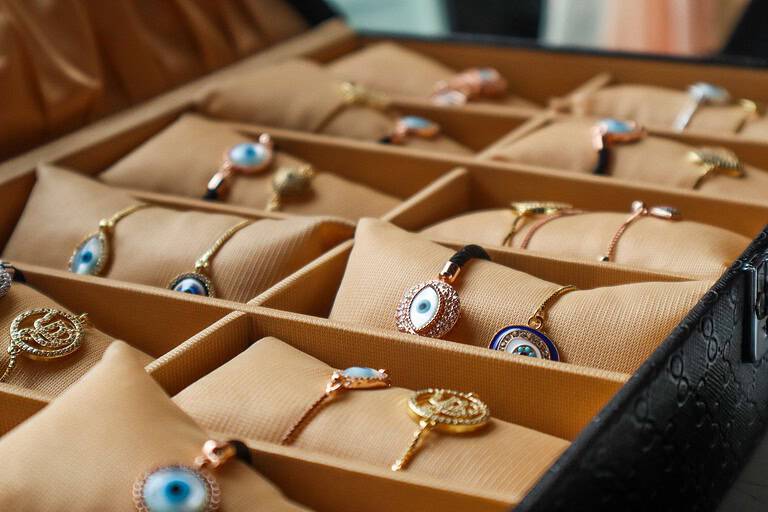 13 Powerful Questions To Ask When You Declutter Jewelry - Alison's Notebook