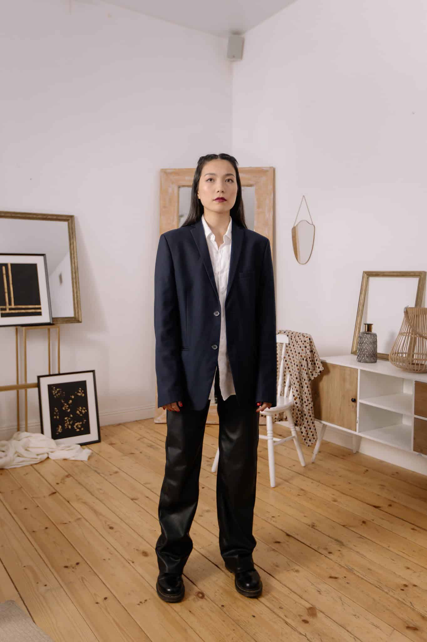 Navy capsule wardrobe ideas! My guide to simplify your style