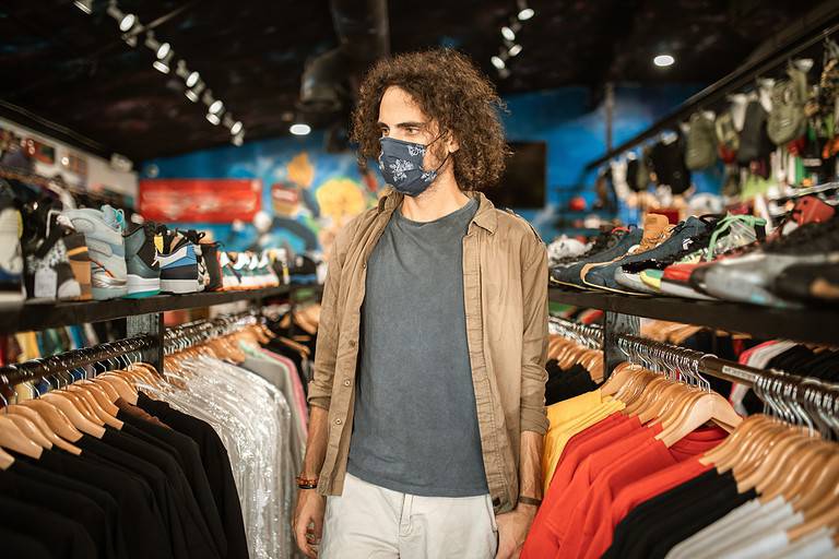 How To Create An Amazing Men's Capsule Wardrobe (8 Essential Pieces ...