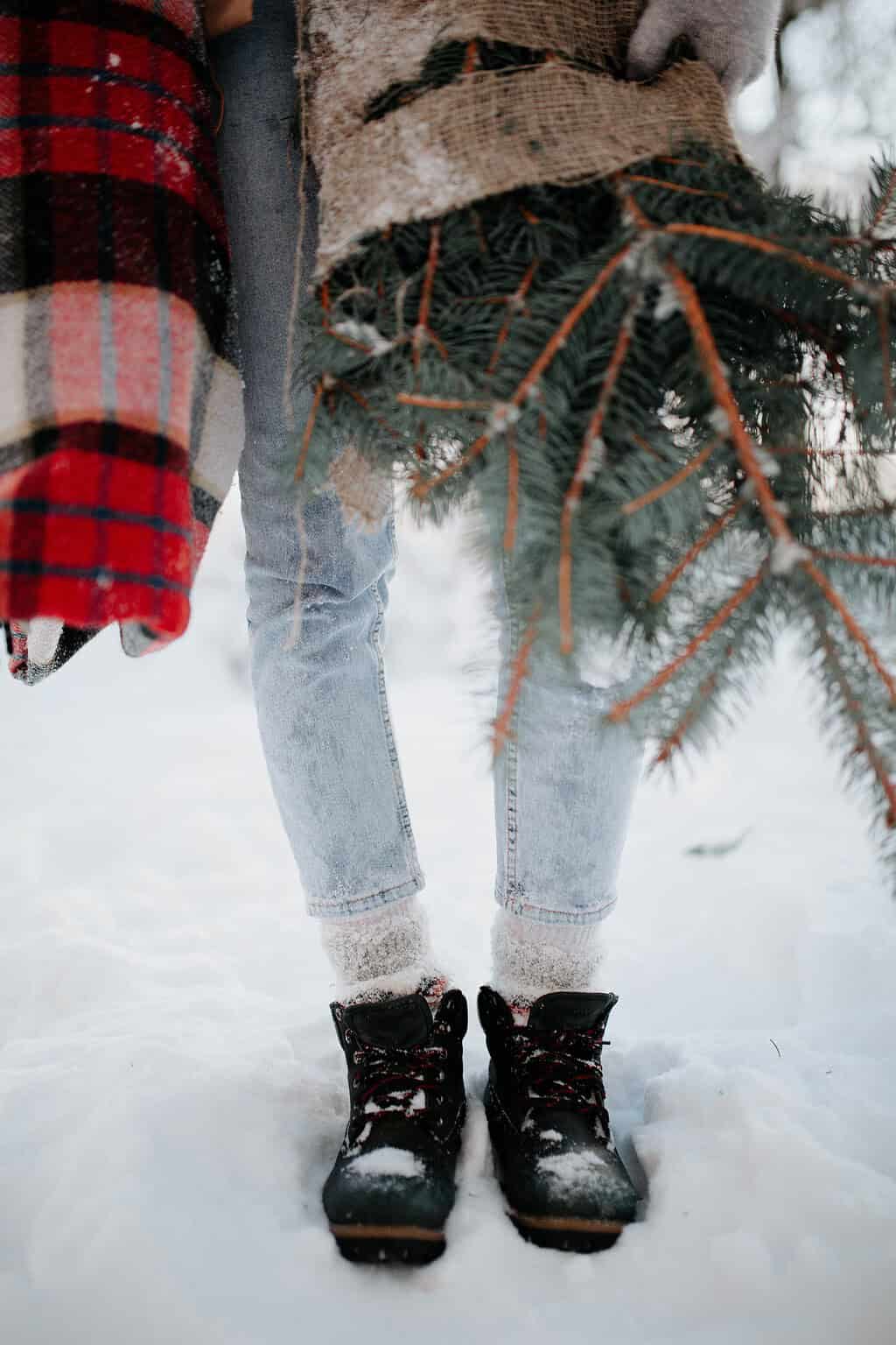 Cozy & Chic: A Complete Guide For Winter Travel Capsule Wardrobe