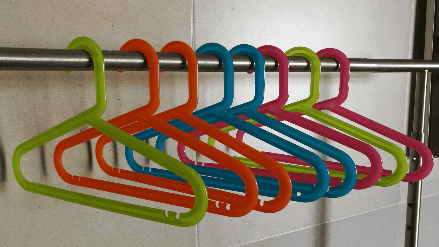 What to Do With Extra Plastic Hangers at Home